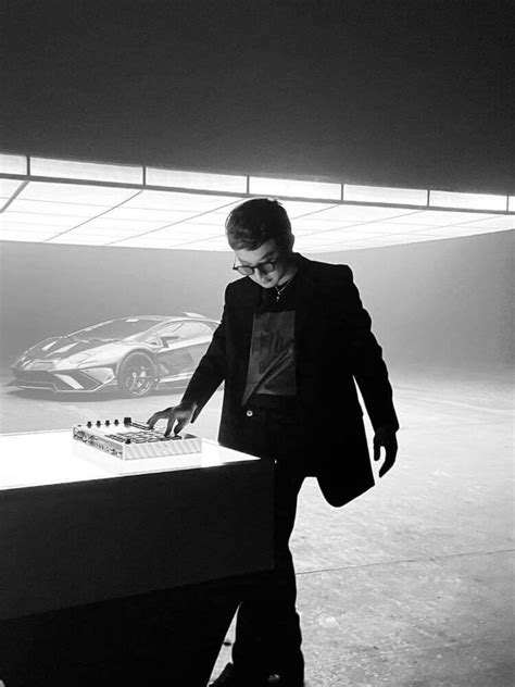 Tín Lê Spacespeaker Producer Trẻ Tuổi Tài Năng Vinid