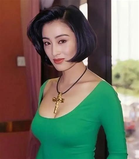 Zhang Mins Eight Sexy Looks The Beautiful Legs In Stockings Are Still