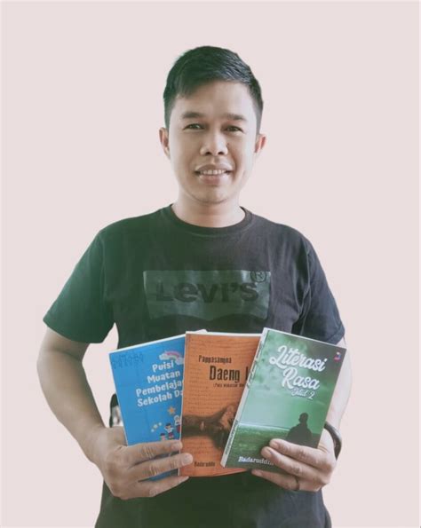 [wawancara] Ini Alasan Badaruddin Menerbitkan Tiga Judul Buku Sekaligus