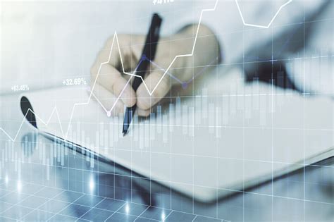 배경 외환 및 투자 개념에 노트북에 손으로 쓰기와 추상 창조적 인 금융 그래프 다중 노출 거래자에 대한 스톡 사진 및 기타 이미지 Istock