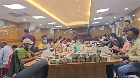 Dhiraj Sahu I T Raid ₹353 Crore Recovered From Premises Linked To Congress Mp Today News