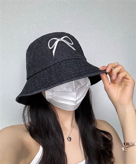 11할인당일출고 리본 데님 와이드 벙거지 데일리 발레코어룩 남녀공용 커플 소두핏 봄 여름 가을 겨울 신상 사계절 모자 버킷햇 아이돌 연예인 볼캡 에이블리