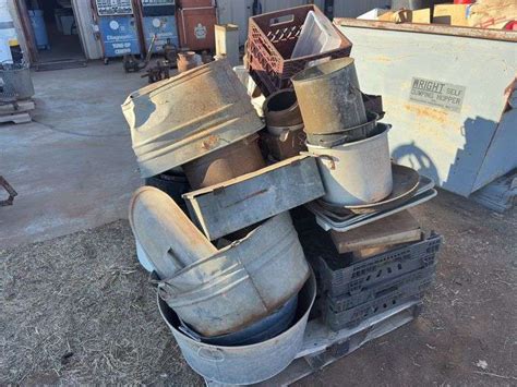 Assorted Storage Assiter Auctioneers