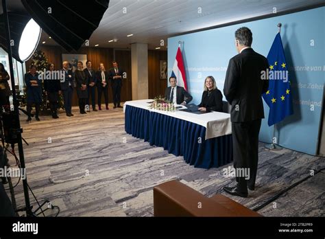 The Hague Geoffrey Van Leeuwen And Liesje Schreinemacher During The Transfer At The Ministry