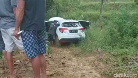 Misteri Mobil HRV Nyasar Masuk ke Hutan Pati, Tidak Ada Jejak Roda!