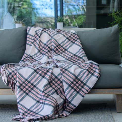 Lusso Windsor Rose Quartzcoral Pink Aranda Textile Mills