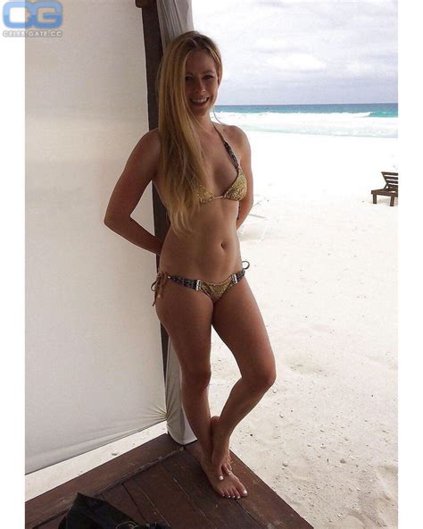 Avril Lavigne Nude Pictures Onlyfans Leaks Playboy Photos Sex Scene