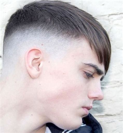 Стрижка с выбритыми висками Салон краси Новіта