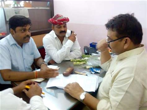 राज्यमंत्री रवींद्र जायसवाल ने पीएम नरेंद्र मोदी के संसदीय कार्यालय में की जनसुनवाई Varanasi