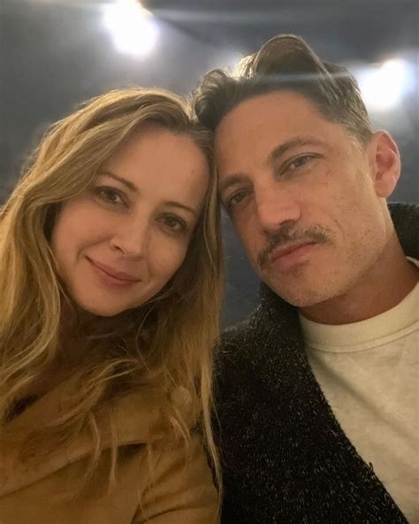 Who Is Amy Ackers Husband James Carpinello The Little Facts