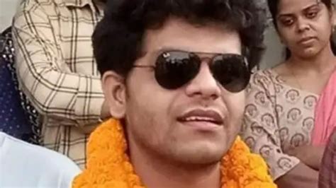 Success Story गौरव को गर्लफ्रेंड और परिवार के संघर्ष से मिली सफलता मात्र 26 साल की उम्र में 3