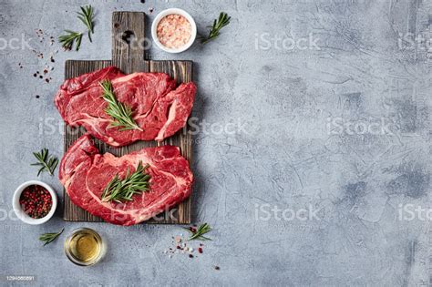 나무 도마에 신선한 생 고기 프라임 블랙 앵거스 쇠고기 스테이크 립 아이 덴버 대리석 효과에 대한 스톡 사진 및 기타 이미지 대리석 효과 소고기 건강한 식생활