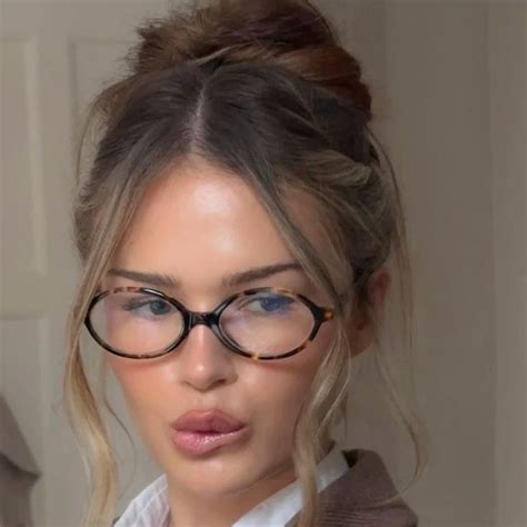 Pin By Xandp On Xap In 2025 Chic Glasses Work Hairstyles Hair