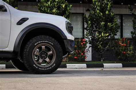 Work Meister S1 Suv