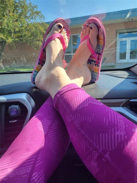 A Flip Flop Kind Of Day R Femaleflipflops