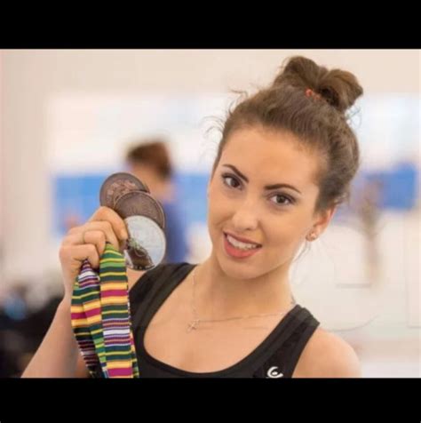 Златното ни момиче Катрин Тасева получи уникално романтично предложение за брак Снимки За