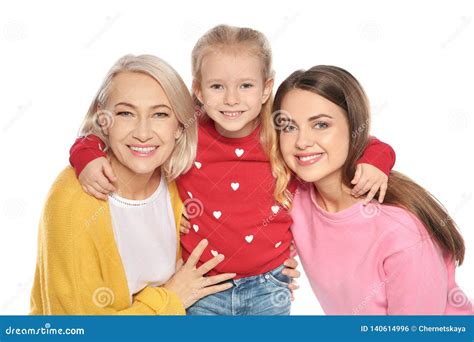 Portret Van Jonge Vrouw Haar Dochter En Rijpe Moeder Stock Foto