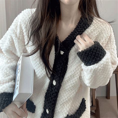 당일 Bnight 에르 양털 모던 블랙 배색 루즈핏 가디건 파자마 수면잠옷 긴팔잠옷 투피스 세트 에이블리