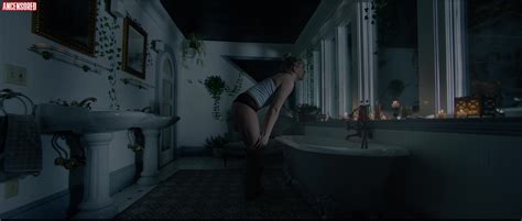 Olivia Larsen Nude Pics Page 1