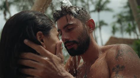 5523 Women Showering Together Stock Videos Footage And 4k Video Clips