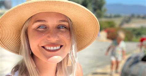 Amber Wyatt Travel Massive