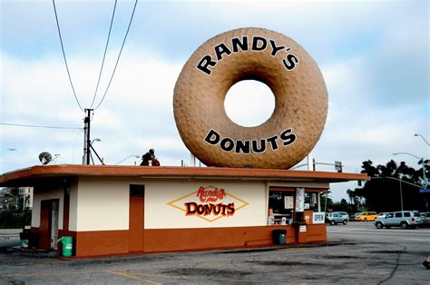 Randys Donuts Inglewood California Buyoya