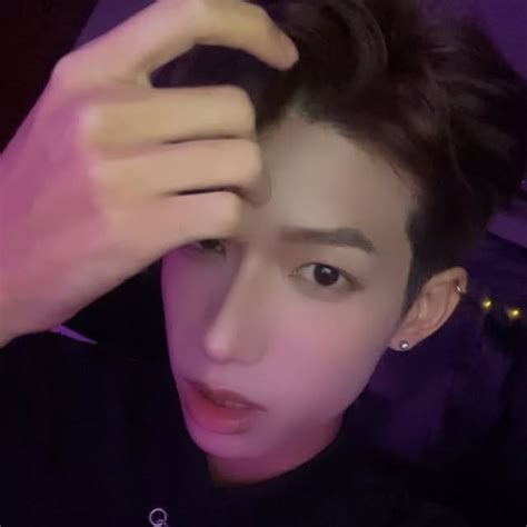 弈均 Yijun • Threads Say More 弈均 Yijun • Threads Say More