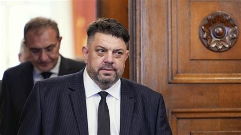 Зафиров Партиите виновни за кашите в Конституцията да не сочат с