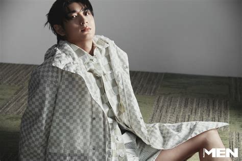 더쿠 화보 한장으로 핫게갔던 이정후 화보 전체