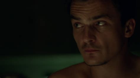 Auscaps Rupert Friend Shirtless In Homeland 3 01 Tin Man Is Down