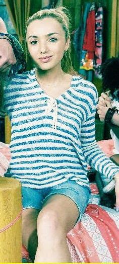 Pin de Catlin Budd en Peyton List Mujeres Actrices Moños