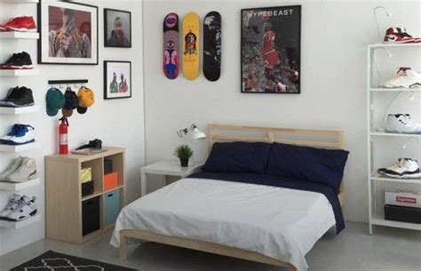 How Cool Is This The Ideal Sneakerhead Bedroom Yomzansi Documenting