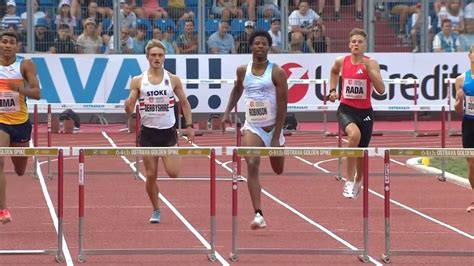 Chris Robinson Gana En Ostrava A Pesar De Correr Con El Pene Por Fuera