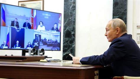 Путин Уз довољно орешника не треба нам нуклеарно оружје — Rt Balkan