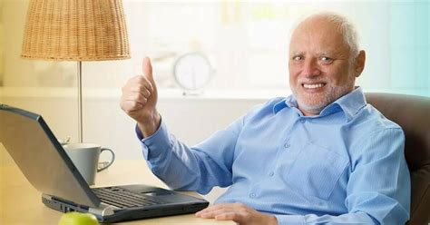 Bagno Di Folla Per Andr S Arat A Carrara Lex Ingegnere Diventato Uno Dei Meme Pi Celebri