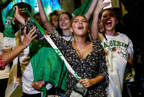 مباريات اليوم Algerian Flag Football Final Football Celebrations