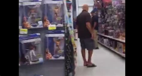 Así Reaccionó Un Padre Al Notar Que Un Pervertido Acosaba A Su Hija