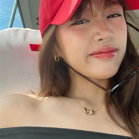 All The Beauty Style Trends Bini Maloi Is Always Wearing