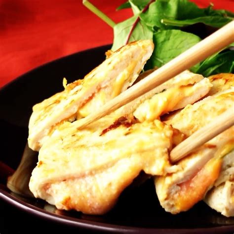 Tastemadejapan 鶏ささみの明太チーズピカタ 材料⠀ ・鶏ささみ 4本⠀ ・スライスチーズ 4枚⠀ ・大葉 4枚⠀ ・黒胡椒