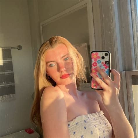 Izzy Izzy Murphyyy On Threads