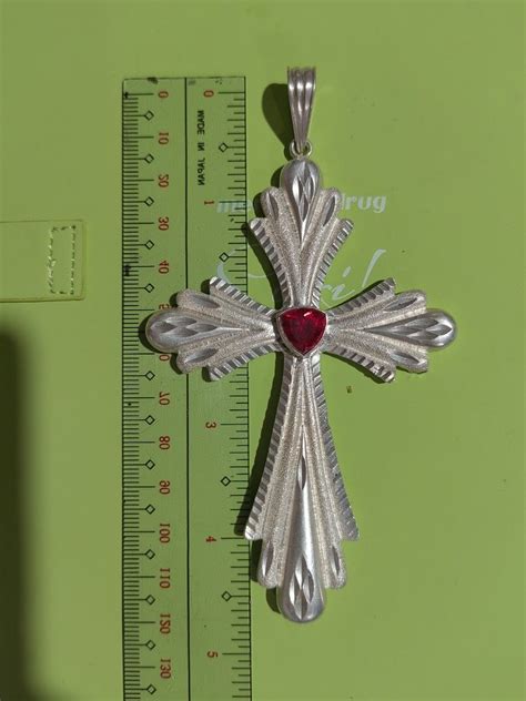 Vintage Ruby Cross Hobbies And Toys Memorabilia And Collectibles Vintage Collectibles On Carousell