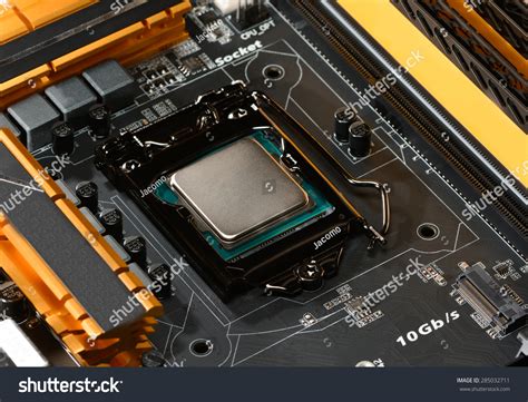 Modern Processor Fitted Pc Motherboard Cascade Stock Photo 285032711 Shutterstock