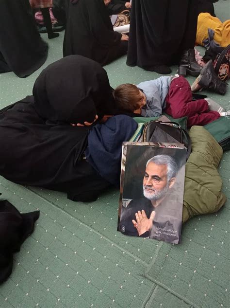 تصویری جالب از مراسم حاج قاسم در مصلی تهران تصویر