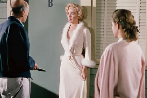 Marilyn Monroe Niagara Her Sizzling 1950s Fashion Classic Critics