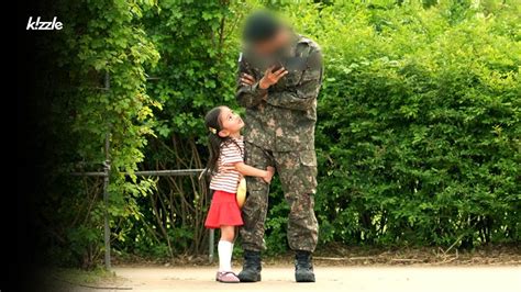 귀여운 여자 아이가 갑자기 안긴다면 Youtube