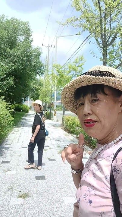 24 8 1 북한언니 걸어가는 뒷모습 Youtube