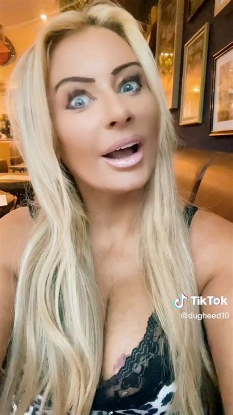 Proud Cougar Uses Simple Hack To Keep Big Boobs Perky In Her 40s