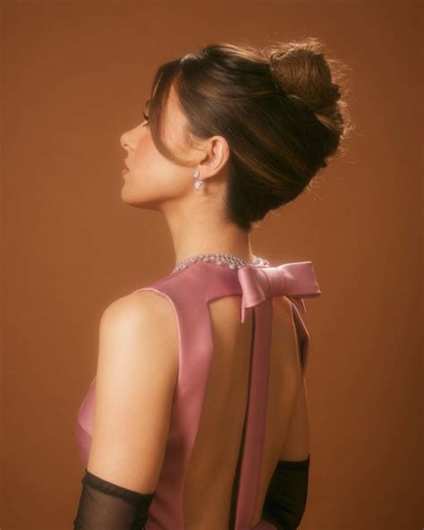 Hot And Sexy Hailee Steinfeld Photos ThBlog