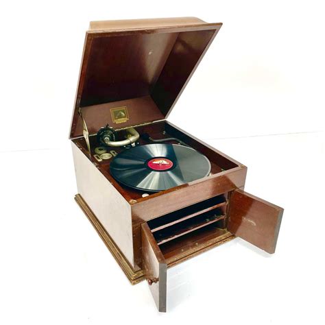 Lot 112 An Hmv Model 109 Tabletop Mahogany
