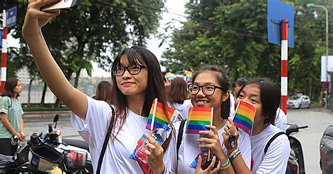 게이 퍼레이드 참가한 베트남 여성들